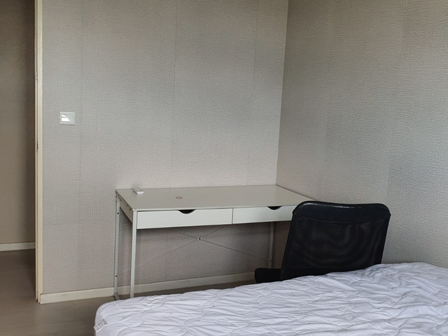 Room for rent Tiong Bahru, Singapore - Common Room @ 96A Henderson Road ...