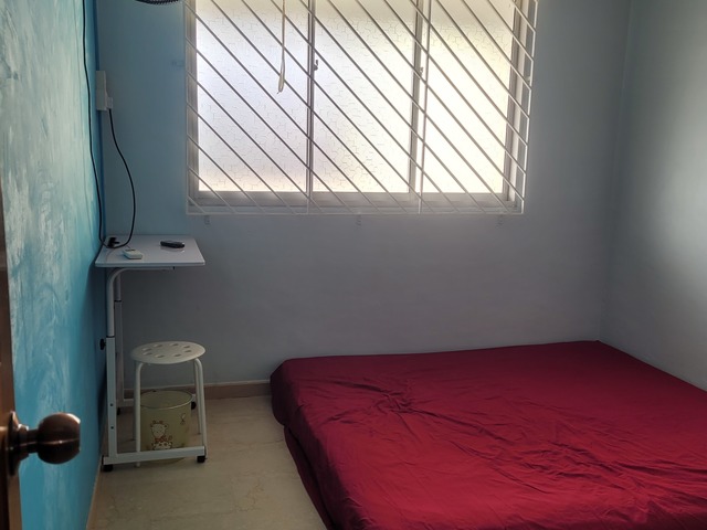Room for rent Yishun, Singapore - Clean, simple Common Room with no ...