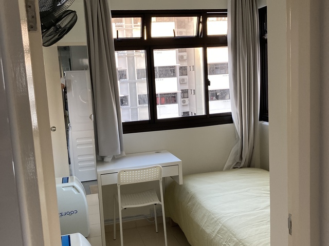 Room for rent Ang Mo Kio, Singapore - Small room to rent @ AMK Blk 130