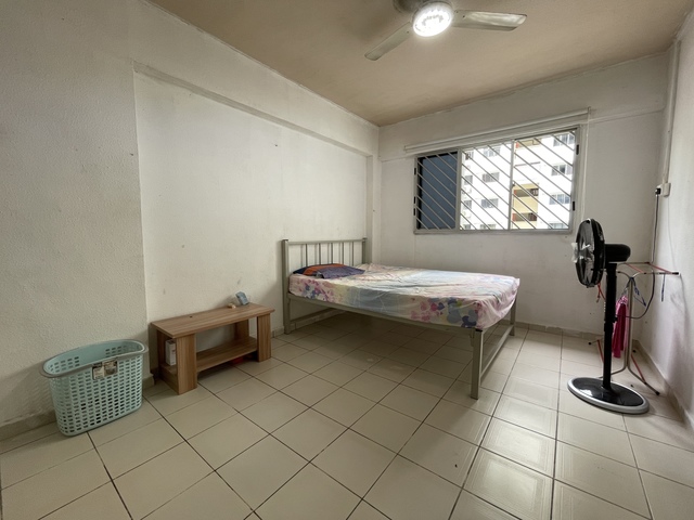 Rooms for rent in Singapore, for females