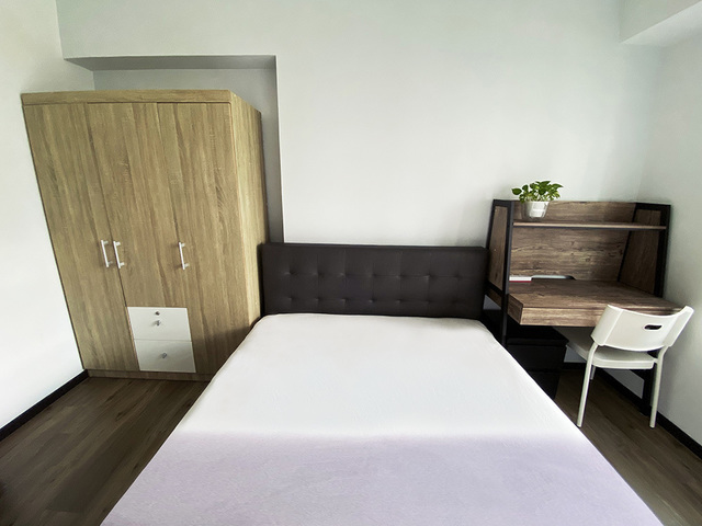 Rooms for rent in Singapore, for females