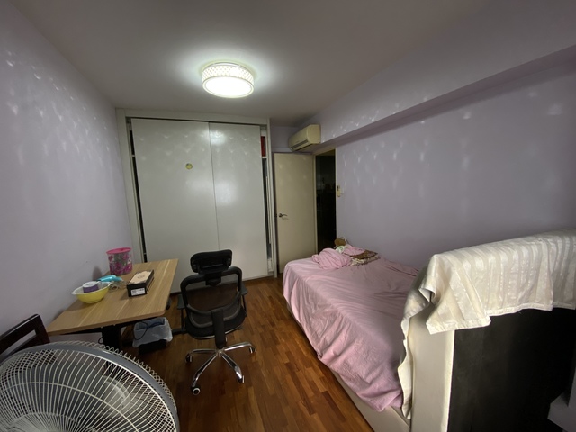 Room for rent Jurong West, Singapore - EC Spacious Common room for rent!