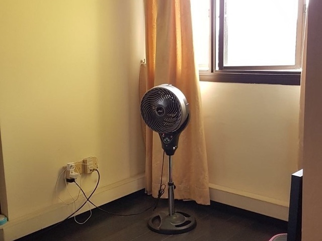 Room for rent Sembawang, Singapore - Master Bedroom, king-size bed ...