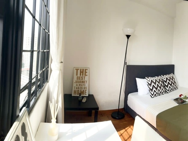 Room for rent Tiong Bahru, Singapore - Airy New Renovated Common Room ...