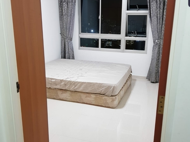 Room for rent Queenstown, Singapore - Almost new flat, Common room ...