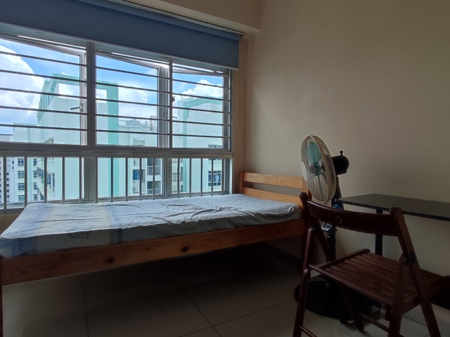 Room for rent Sengkang, Singapore - Common room with own toilet for rent