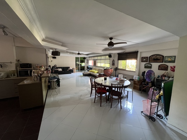 Room for rent Tampines, Singapore - 2 common rooms for rent at blk 325 Tampines st 32 NO AGENT FEE