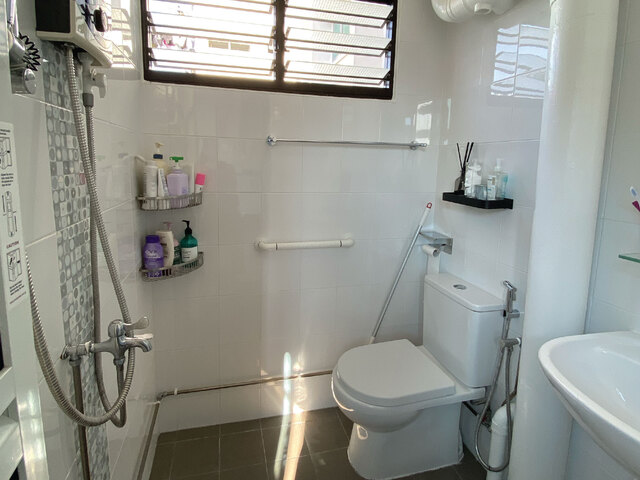 Room for rent Tampines, Singapore - COMMON ROOM FOR RENT (female only)