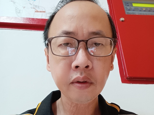 Roommates in Singapore