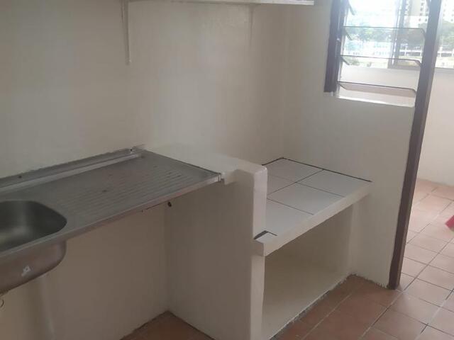 Room for rent Boon Lay, Singapore - Common sharing room for rent