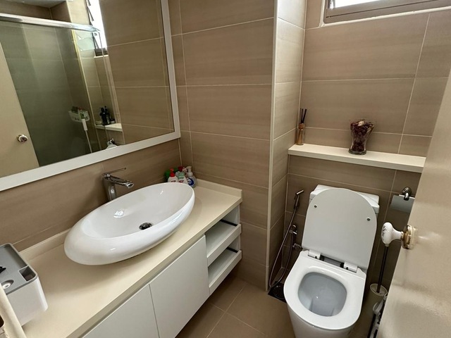 Room for rent Yishun, Singapore - Orchid Park Condo Master bedroom with ...