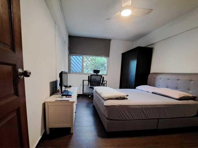Room for rent Jurong East, Singapore - A common room in a cozy ...