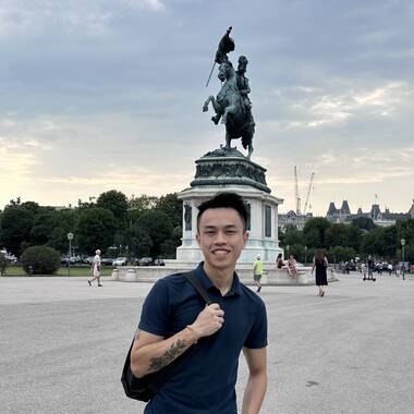 Roommates in Singapore