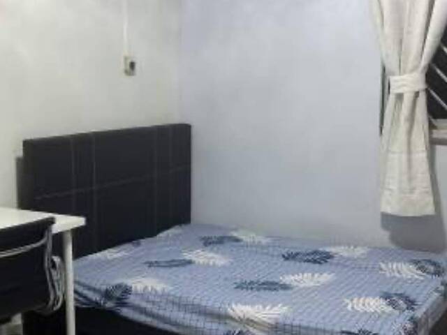 Room for rent Bukit Batok, Singapore - Common room at 164 bukit batok street 11 for rent! Aircon ...