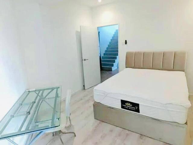 Room for rent Pasir Ris, Singapore - MASTER ROOM IN PASIR RIS CONDO