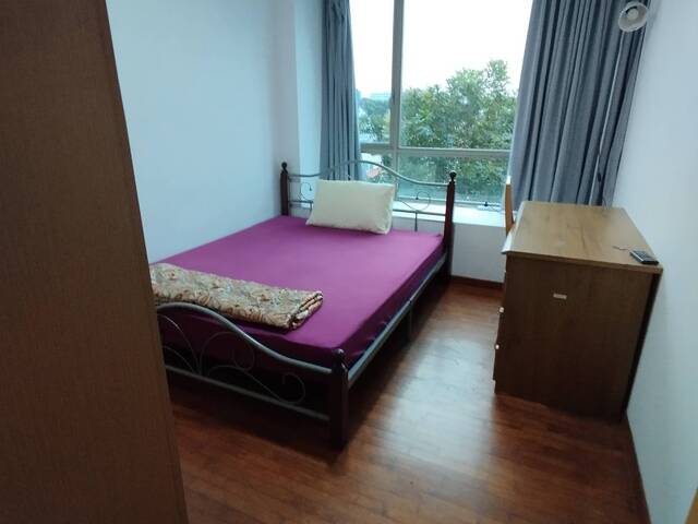 Room for rent Bedok, Singapore - Tanah Merah MRT - Condo common room ...