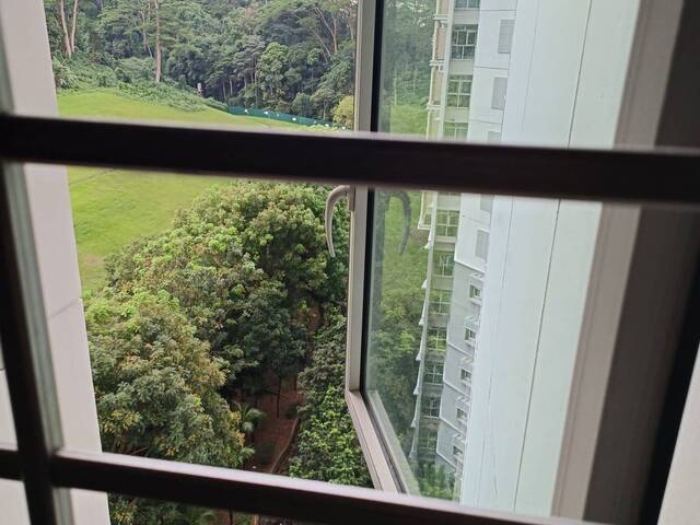 Room for rent Jurong East, Singapore - Master room with attached ...