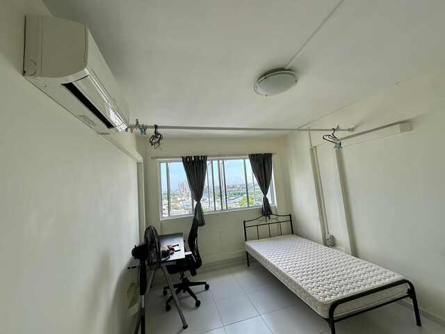 Room for rent Jurong East, Singapore - 📍 Spacious High-Floor Room with Stunning Views – Jurong East