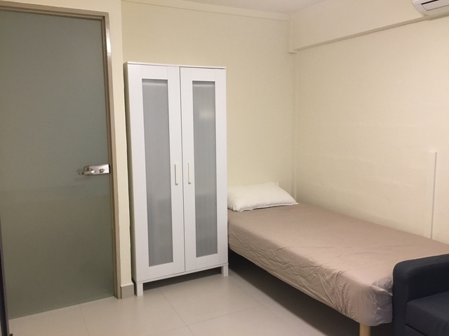 Room for rent Outram, Singapore - Single HDB room near Outram Park MRT