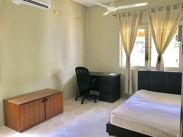 Room for rent Clementi, Singapore - Sunset Way Room (19sqm).